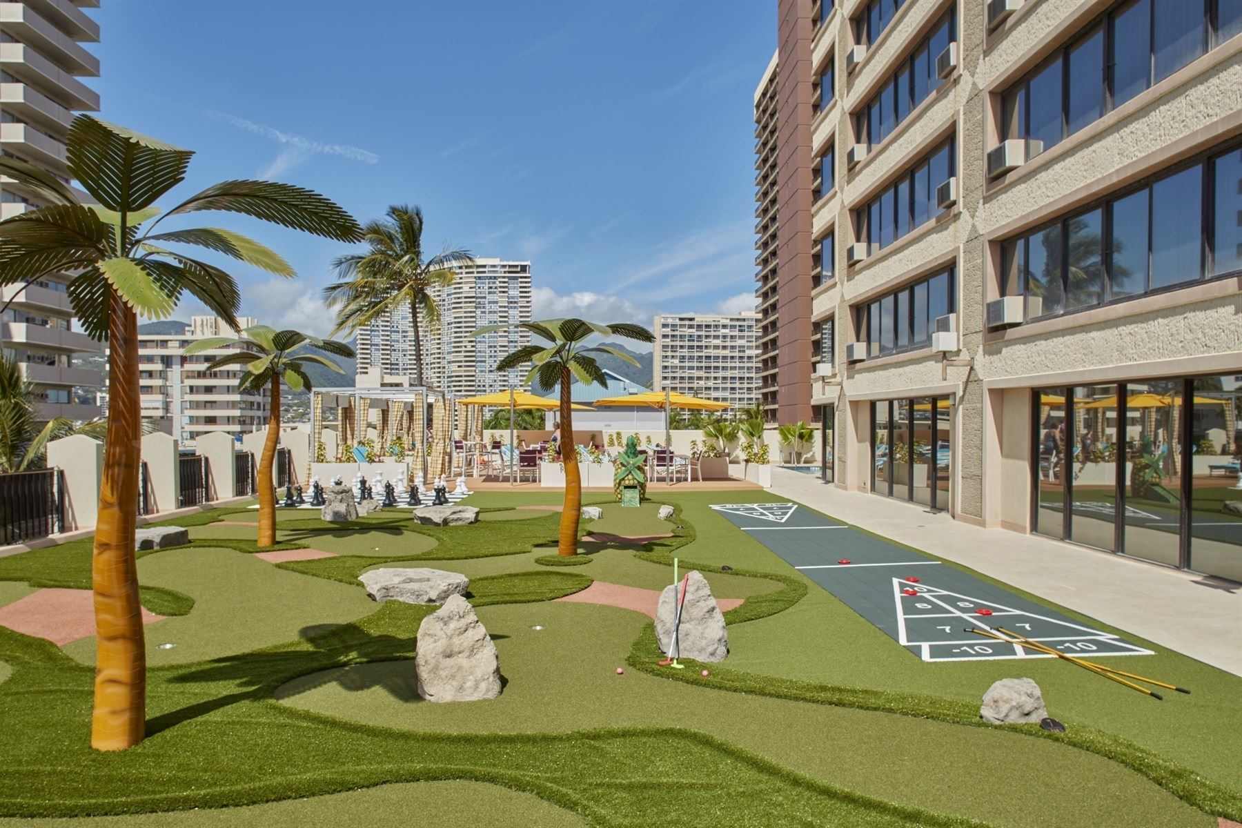 Official Site: Brand new Waikiki Hotel Near the Beach | Holiday Inn ...