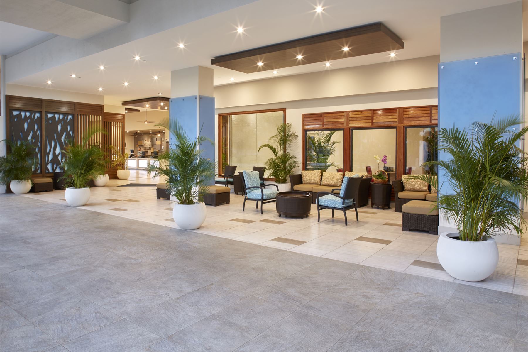 Official Site: Brand new Waikiki Hotel Near the Beach | Holiday Inn ...